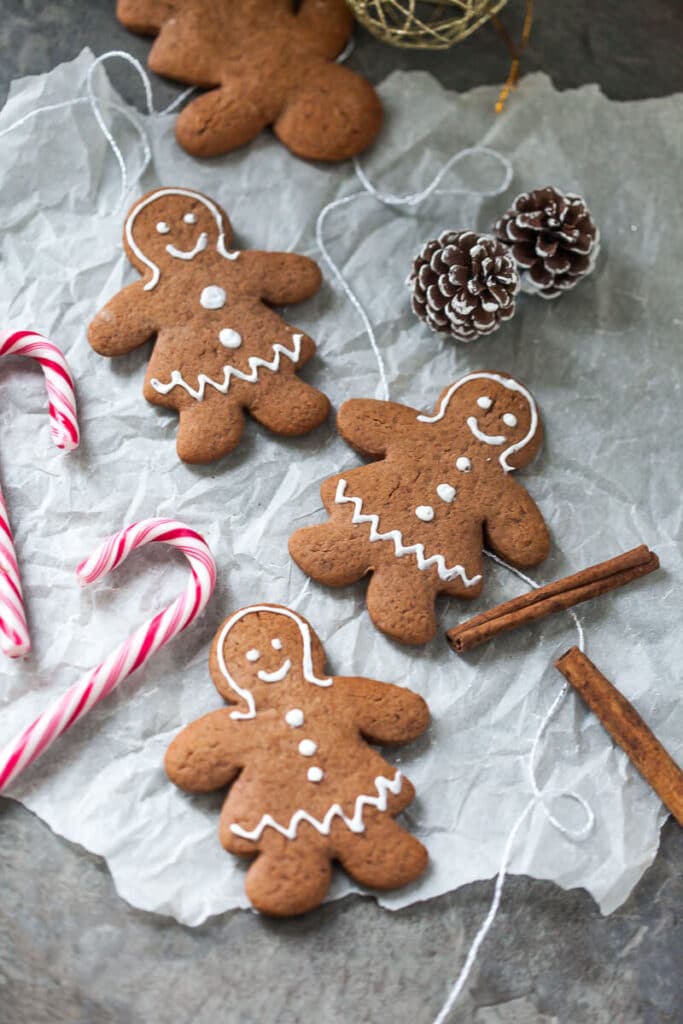 Gingerbread Cookies - Vibrant plate