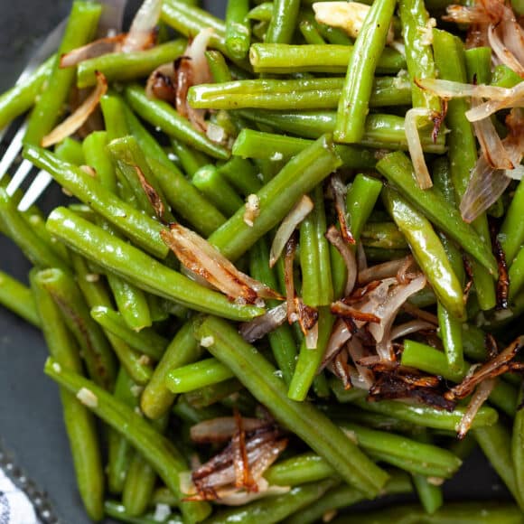 Best Garlic Green Beans - Vibrant plate